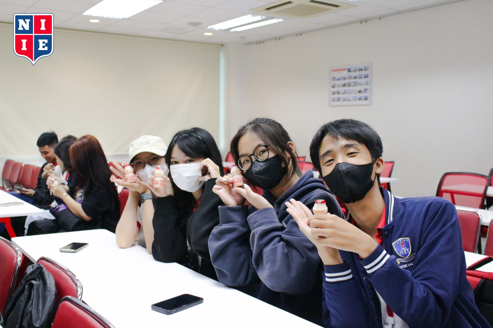 Kiến tập doanh nghiệp ngay từ năm nhất: Sinh viên NIIE K23 tham quan ...